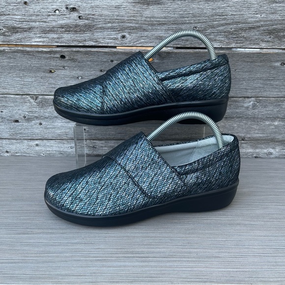 Alegria | Shoes | Alegria Lauryn Blue Metallic Leather Comfort Shoes ...